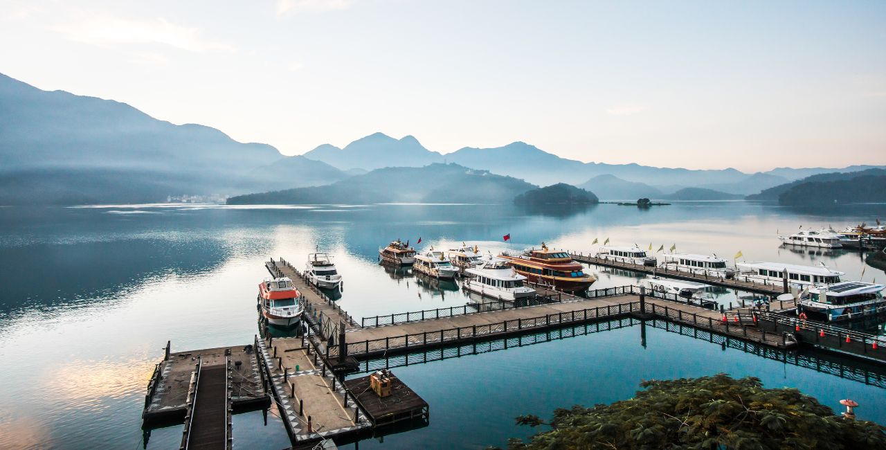 ทัวร์ส่วนตัวไต้หวัน ซันมูนเลค หมู่บ้านสายรุ้ง สวนสนุก Formosan 4 วัน 3 คืน – Wonderful Package